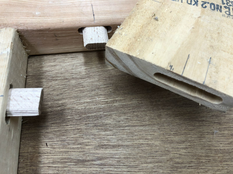 A Domino Variation On The Floating Shelf – Tips from Sticks in the Mud ...